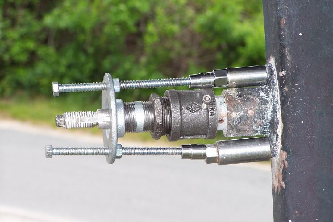 Cutlass bearing removal - Photo #3 My tooling for final pulling out of ...