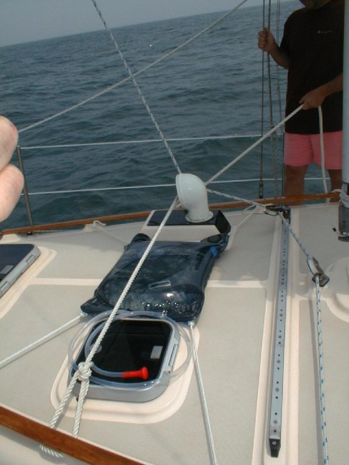 Cutter sail with no boom - Test, barber hauler pulled in to power up ...